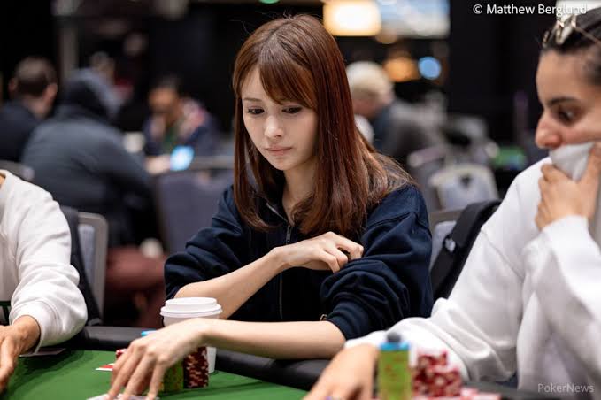 【画像】岡本詩菜のインスタやSNS写真まとめ！かわいい美人ポーカー選手のビジュアルにネット民の声は？ | わくわくペダル【芸能速報まとめサイト】